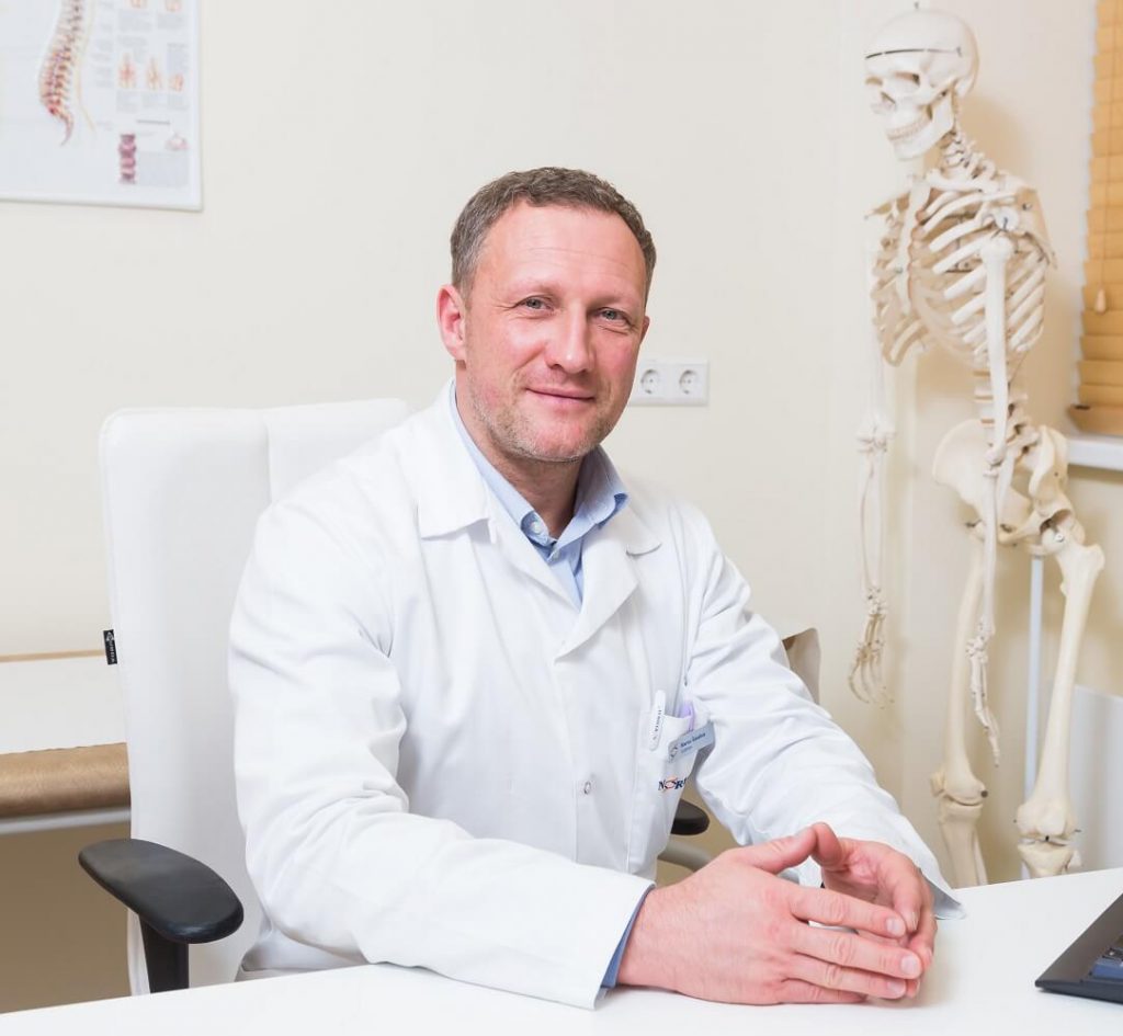 Pažangi išplėstinė kelio sąnario operacija ilgam sugrąžina aktyvaus ...